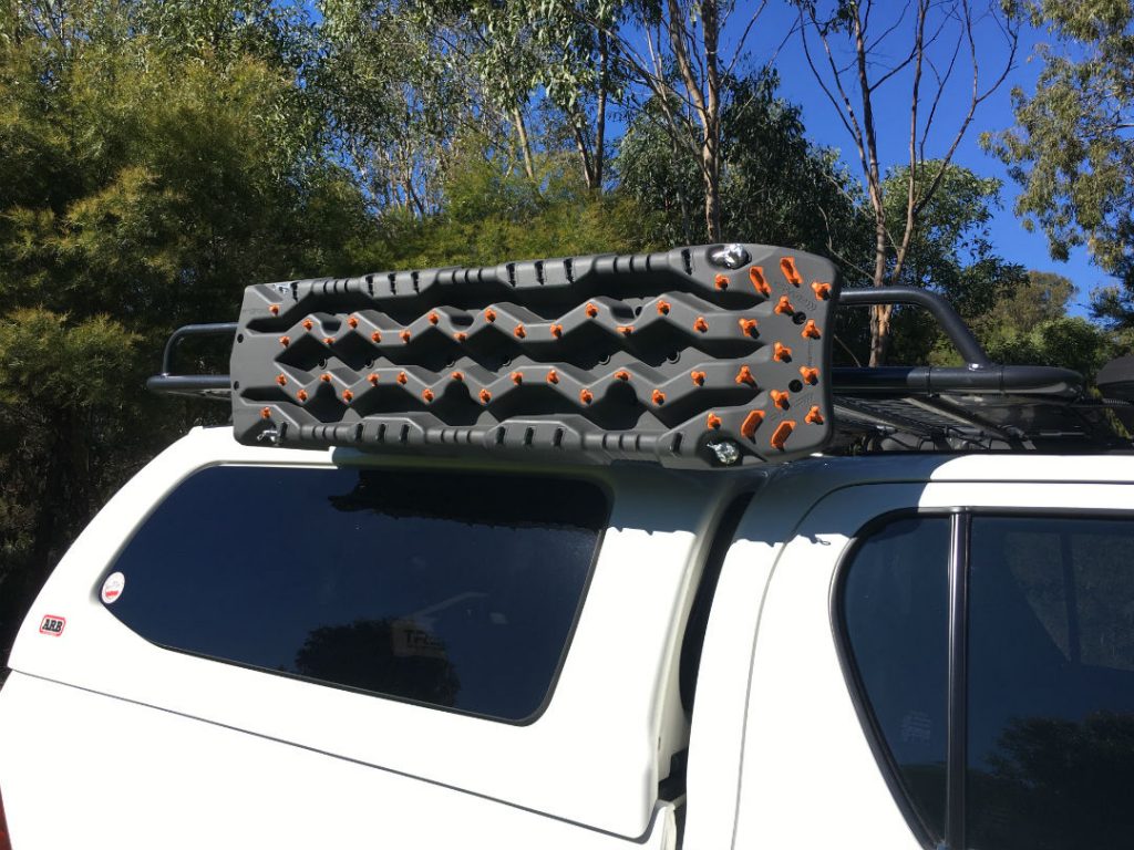 Maxtrax & Tred Pro Mounting Brackets With Mounting Pins